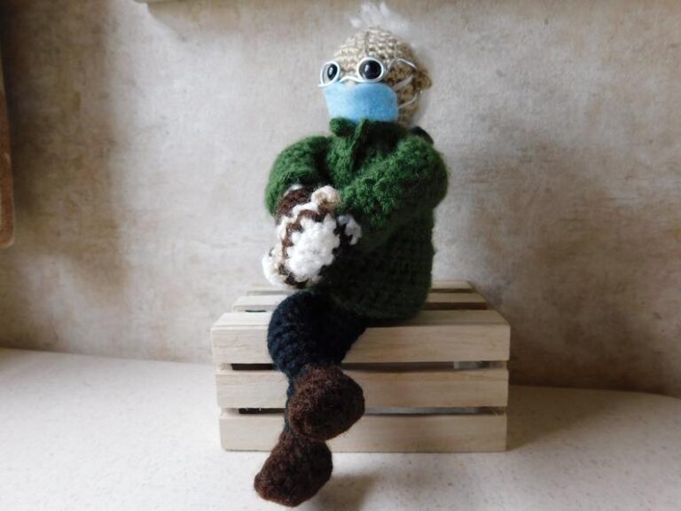 50+ Crochet Bernie’s | Bernie Sanders Mittens & Plush Dolls & Gifts ...
