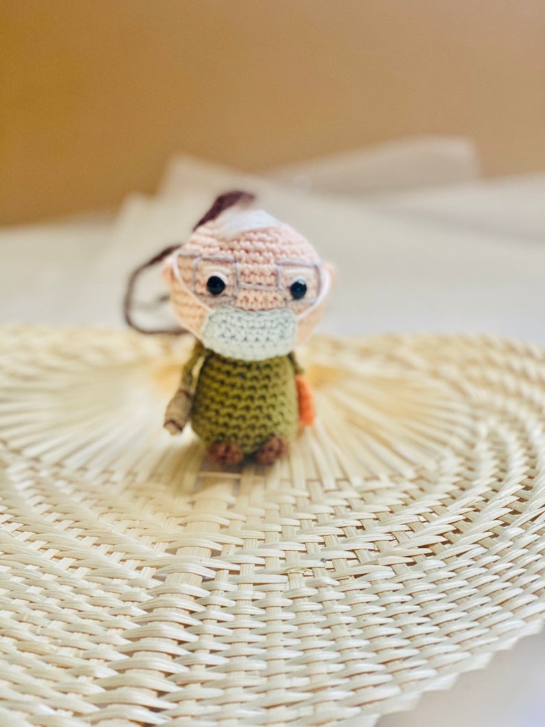 Everyday Wholesome | 50+ Crochet Bernie's | Bernie Sanders Mittens ...