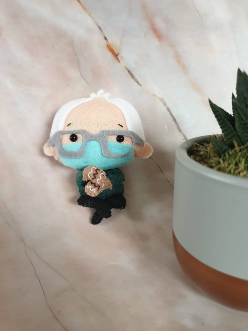 Everyday Wholesome | 50+ Crochet Bernie's | Bernie Sanders Mittens ...