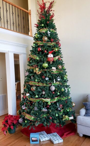 Everyday Wholesome | 50 Christmas Tree Ornaments and Decorations